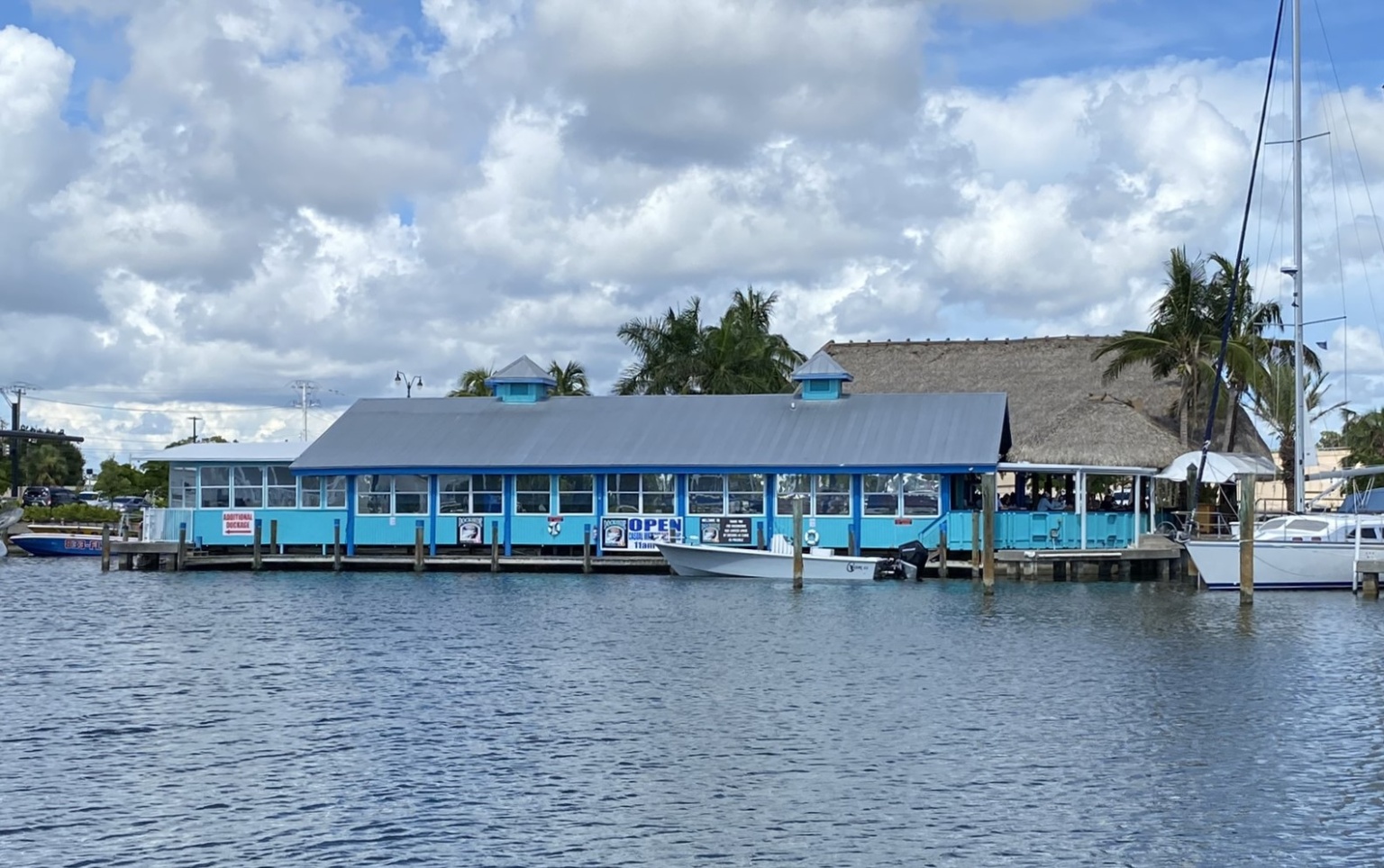 Venice FL-Dockside Waterfront Grill – Salty Boating