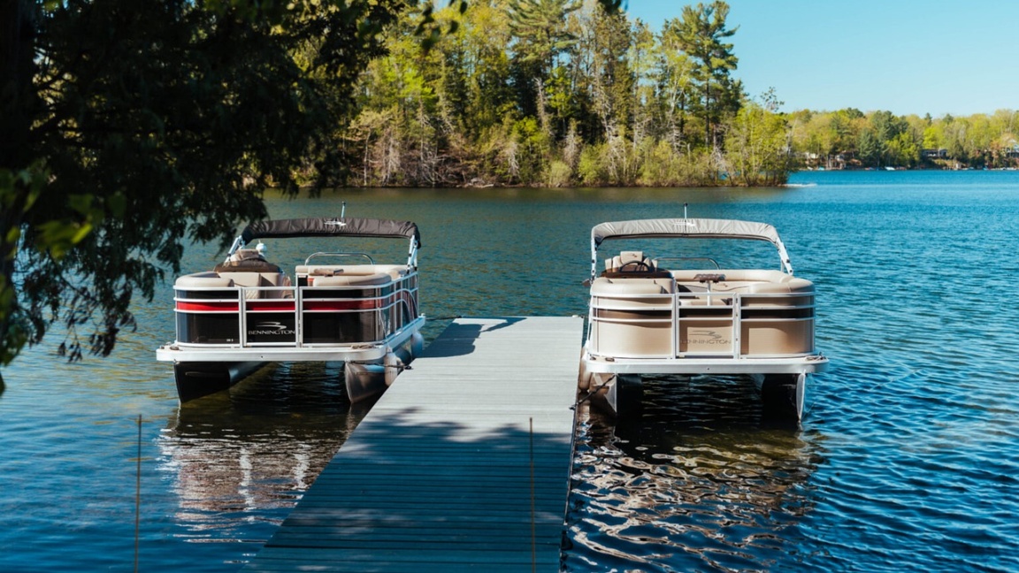 Where Can I Find Pontoon Boat Rentals Near Me? – Salty Boating