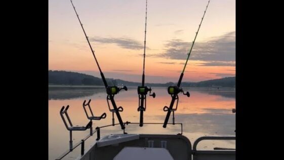 What Type Of Rod Holders Are Available For A Pontoon Boat? – Salty Boating