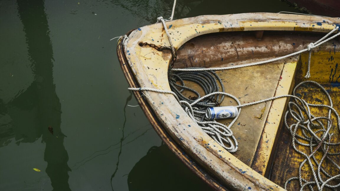 Where Is The Gas Tank Located On A Pontoon Boat? – Salty Boating