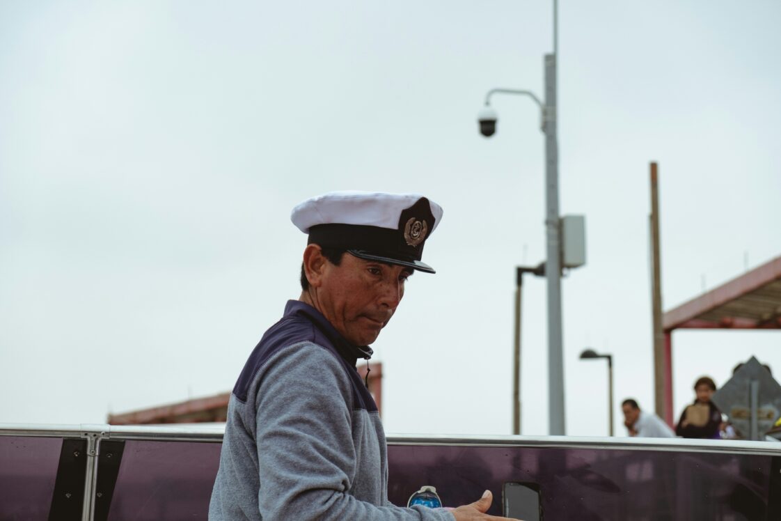 What Are The Features Of A Captain Boating Hat? – Salty Boating